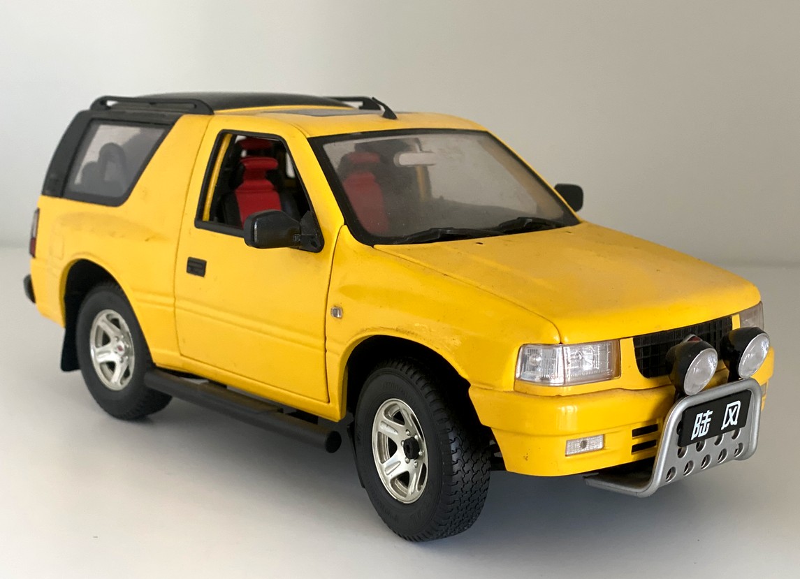 Chinese Car Dealerships Sell Incredibly Detailed Miniature Models Of ...