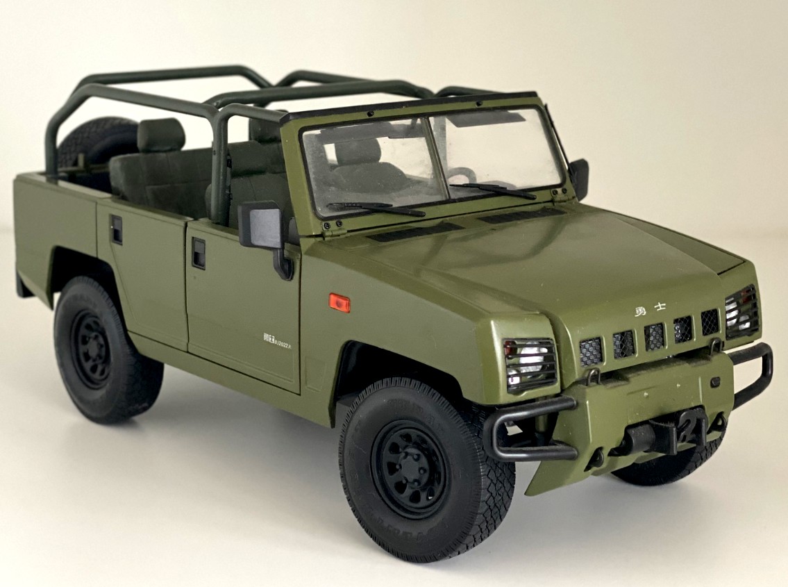 Chinese Car Dealerships Sell Incredibly Detailed Miniature Models Of ...