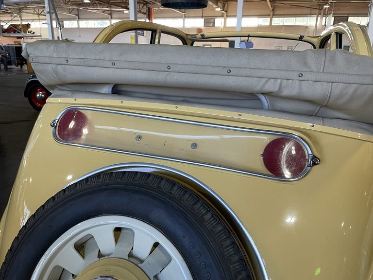 The World's Quirkiest Car Museum Takes Us On A Tour Of Turn Signals And ...