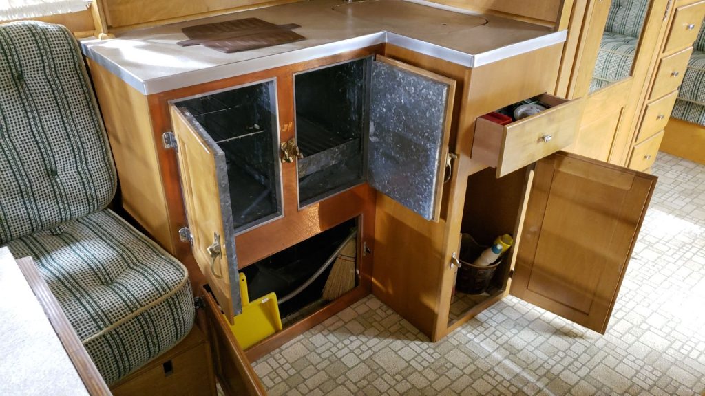 This 86-Year-Old Camper Was Built By A Car Company To Be The Most ...