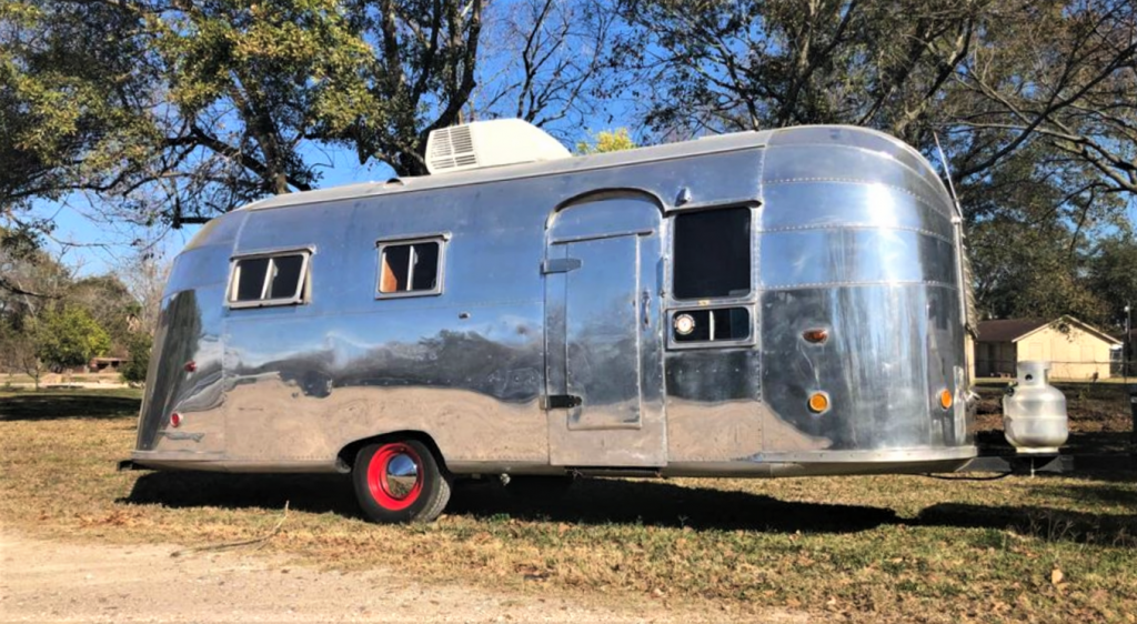 An Old Airstream Flying Cloud Is A Camper Built Like A Plane And ...