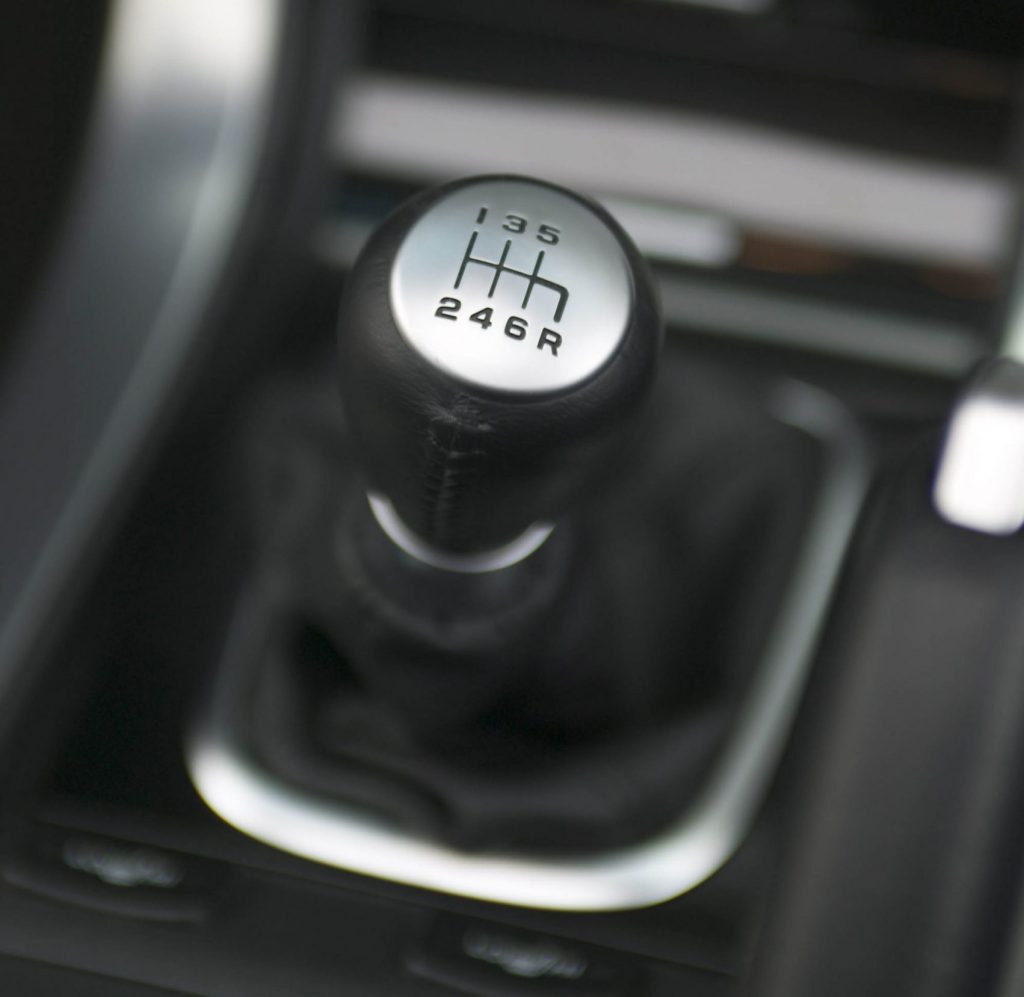 Some Geniuses Are Swapping Big Minivan Engines Into Old Hondas For ...