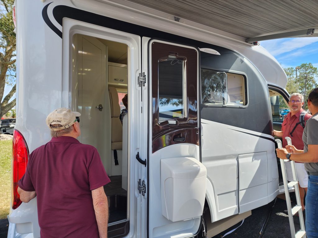 This Tiny Motorhome Drives Like A Car And Is Shorter Than A Pickup ...