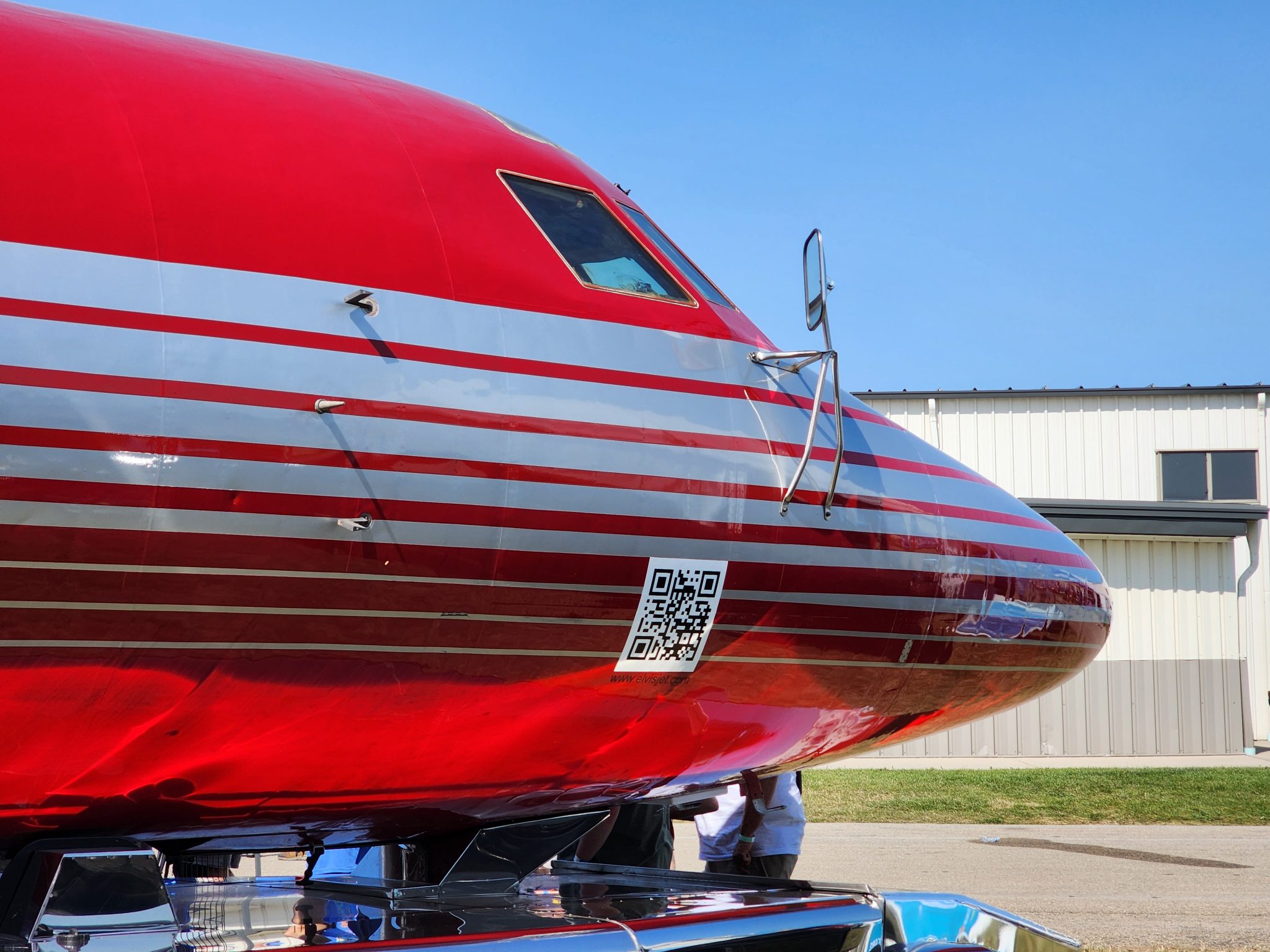 I Toured The RV Made Out Of Elvis' Jet And It's The Best And Worst ...