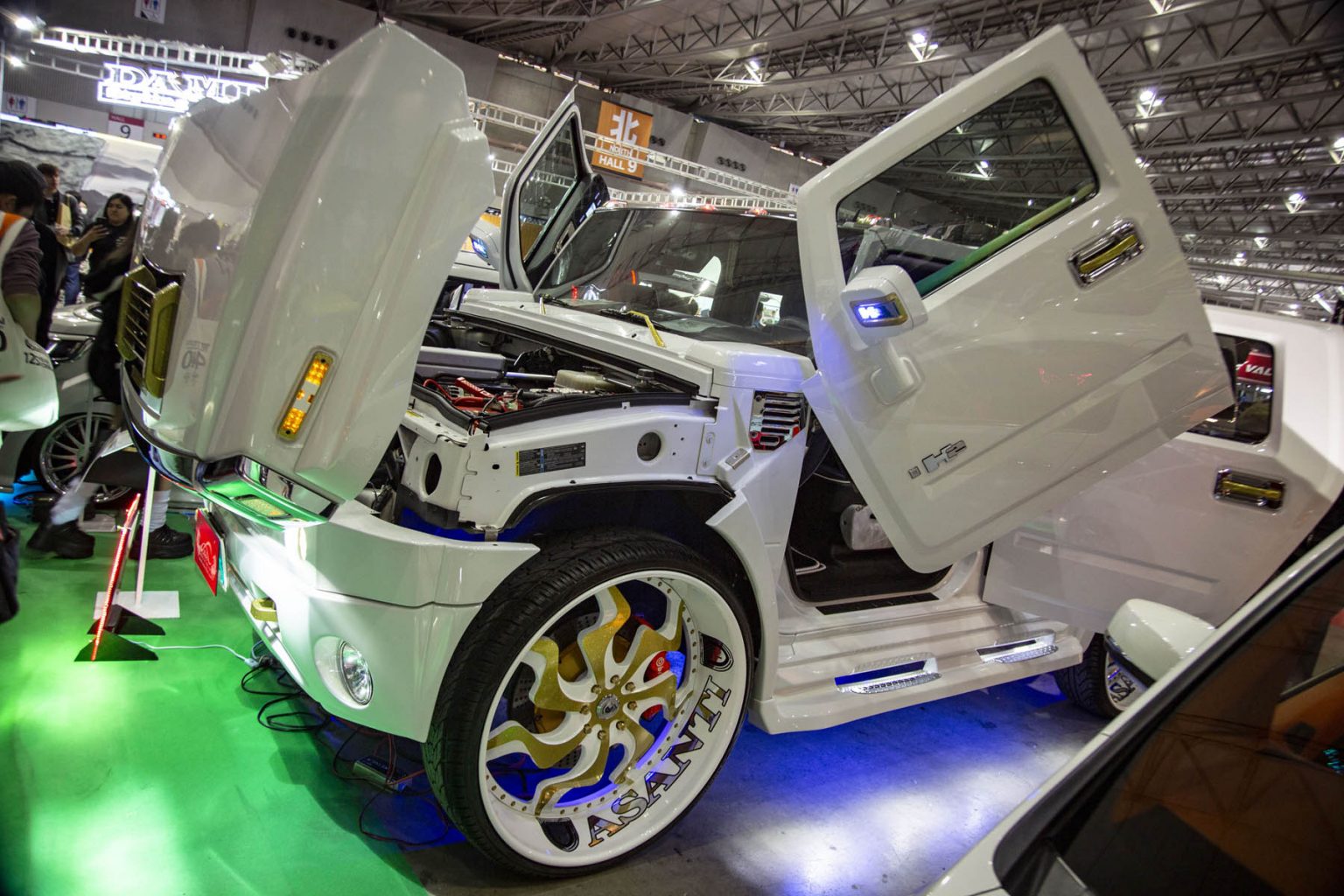 Japanese Tuners Are Bringing Back The Ridiculous 'MTV Cribs' Era Car ...