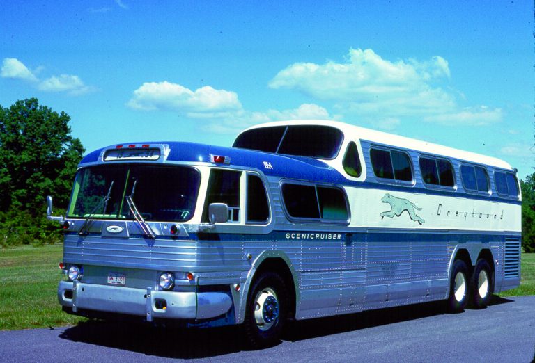 This Iconic $650,000 Bus Is So Heavy It Needed Two Engines Just To Climb Hills - The Autopian