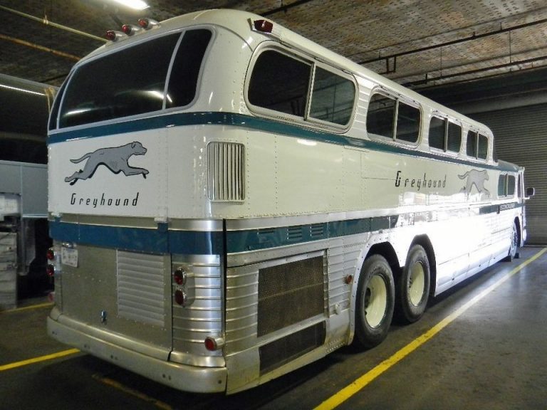 This Iconic $650,000 Bus Is So Heavy It Needed Two Engines Just To Climb Hills - The Autopian