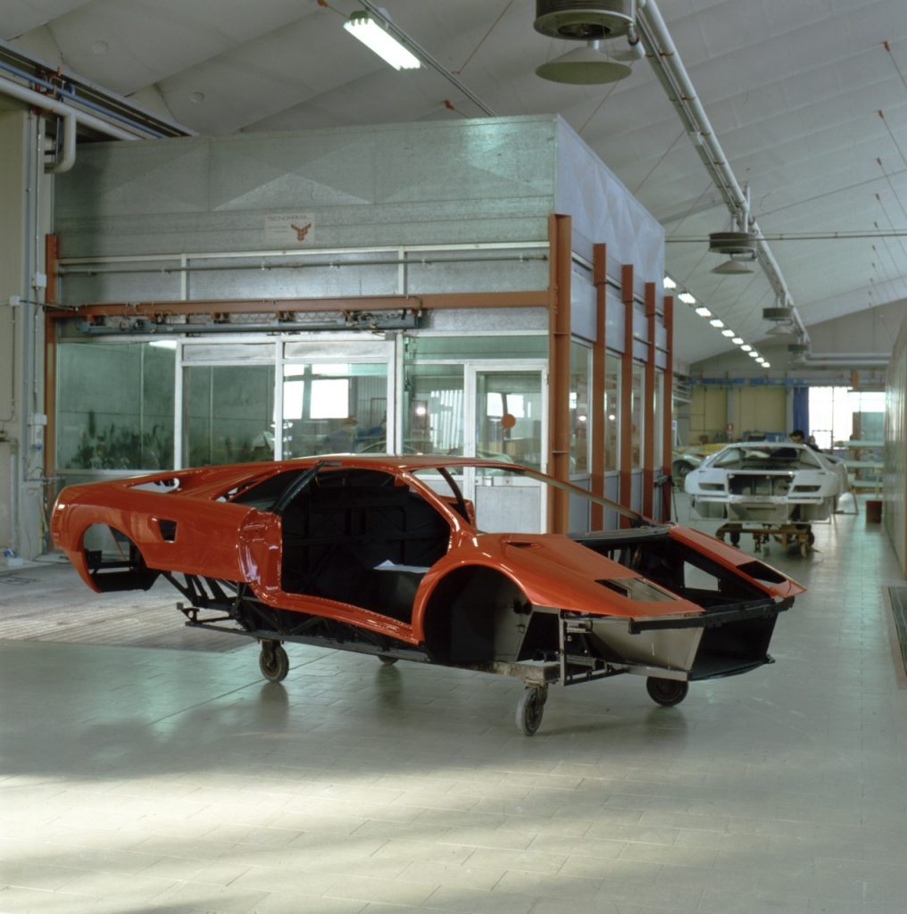 These Newly-Released Lamborghini Archive Pictures Show The Behind-The ...