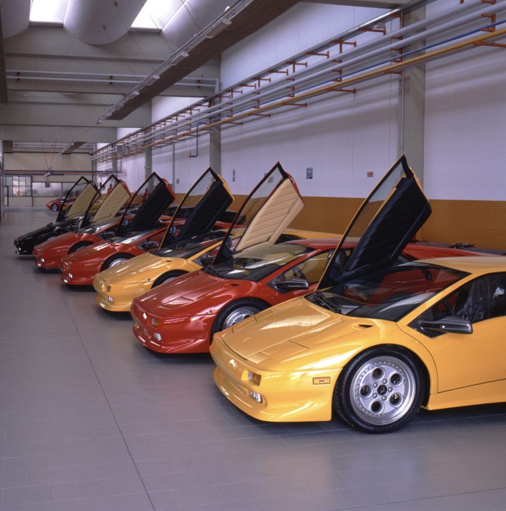 These Newly-Released Lamborghini Archive Pictures Show The Behind-The ...