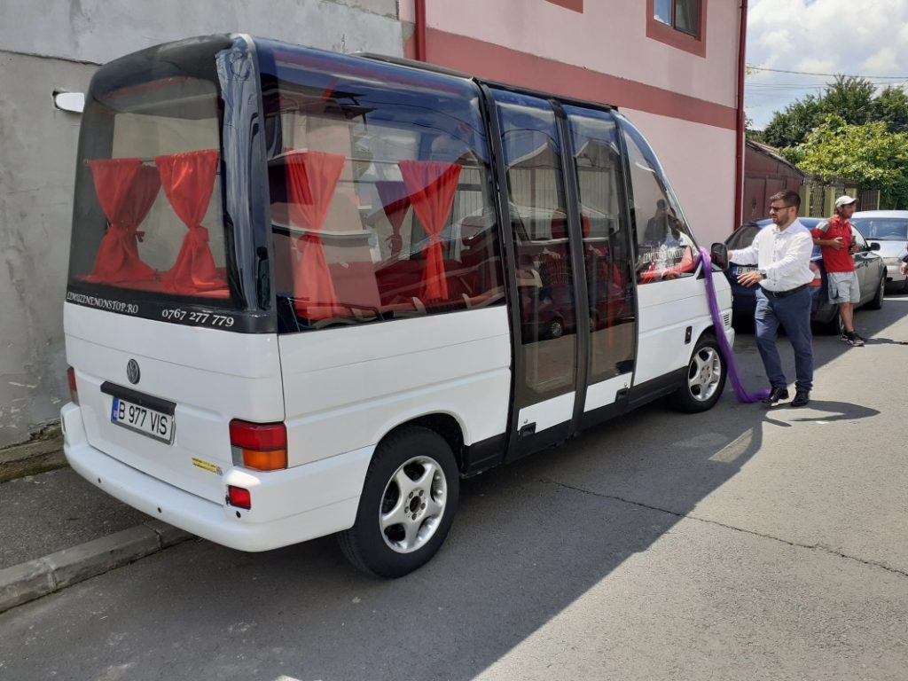 This Glass-Roofed Volkswagen Van Is A Beautiful German Invention With ...