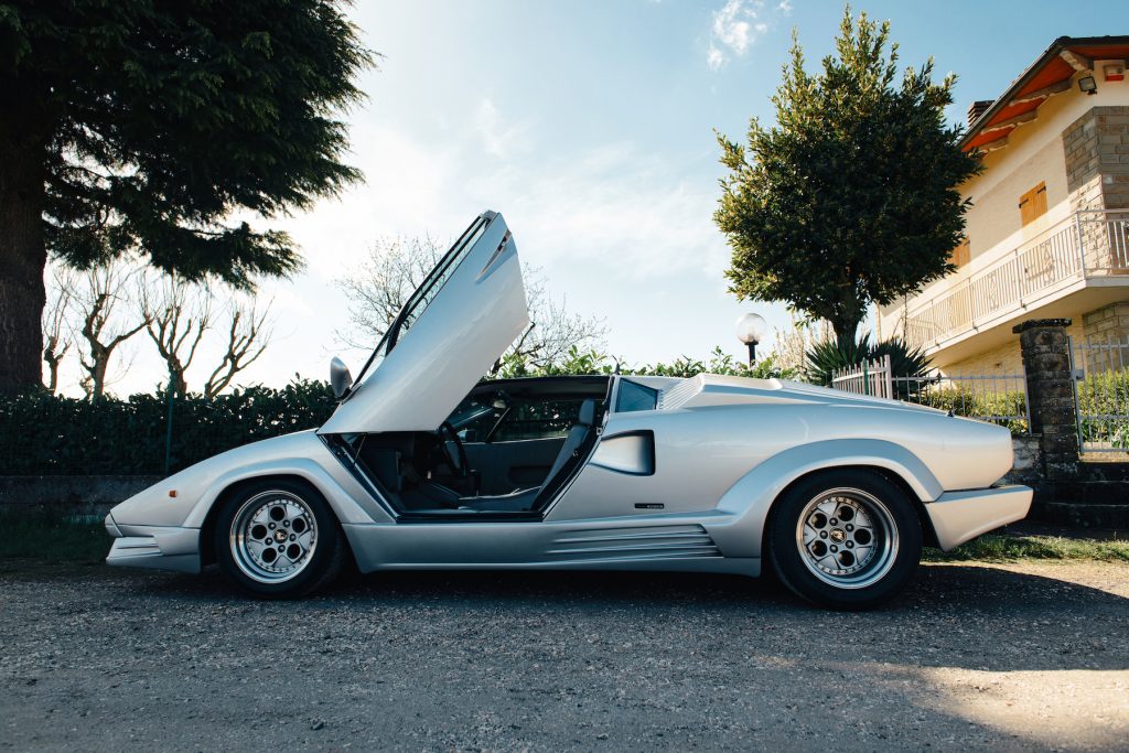 Driving A Vintage Lamborghini Countach Made Me Laugh, Cry And Almost ...