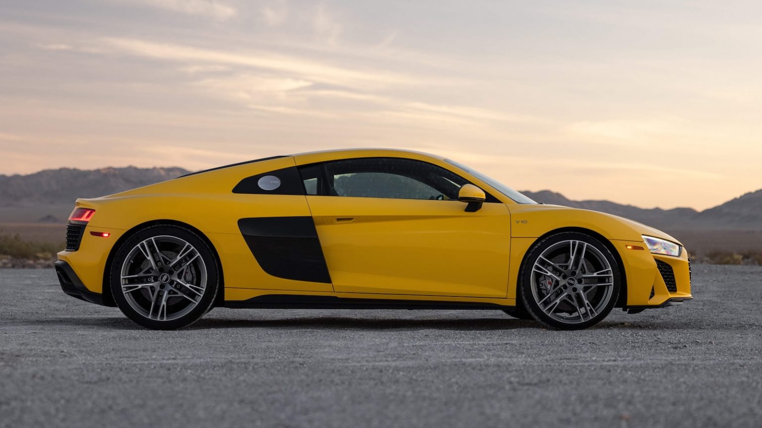The Iconic Audi R8 Supercar Might Live Again As A 907-Horsepower Hybrid ...
