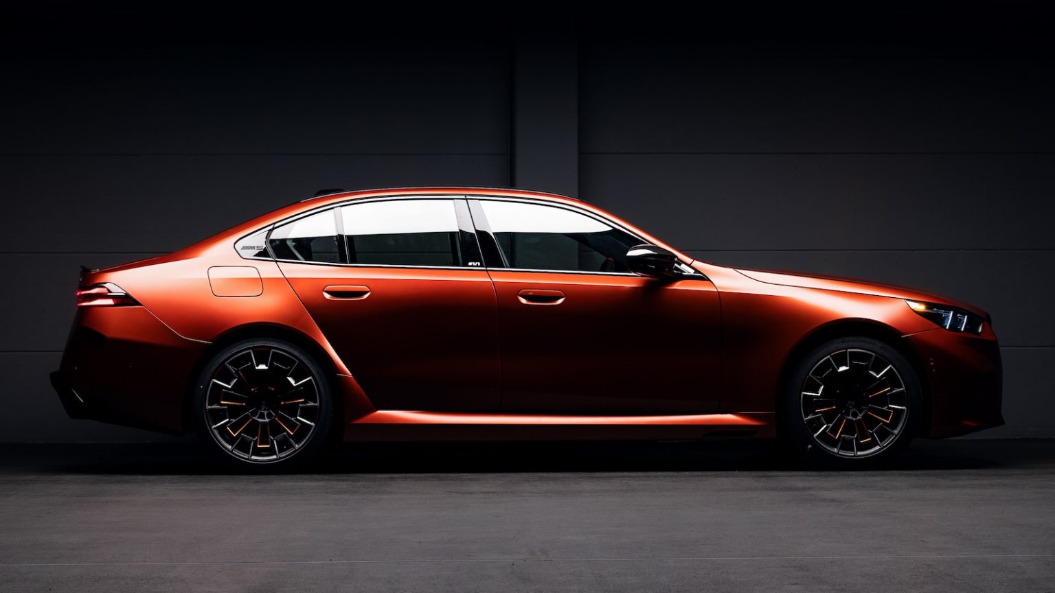 Painting A Single BMW M5 Frozen Orange Doesn't Change The Fact That It ...