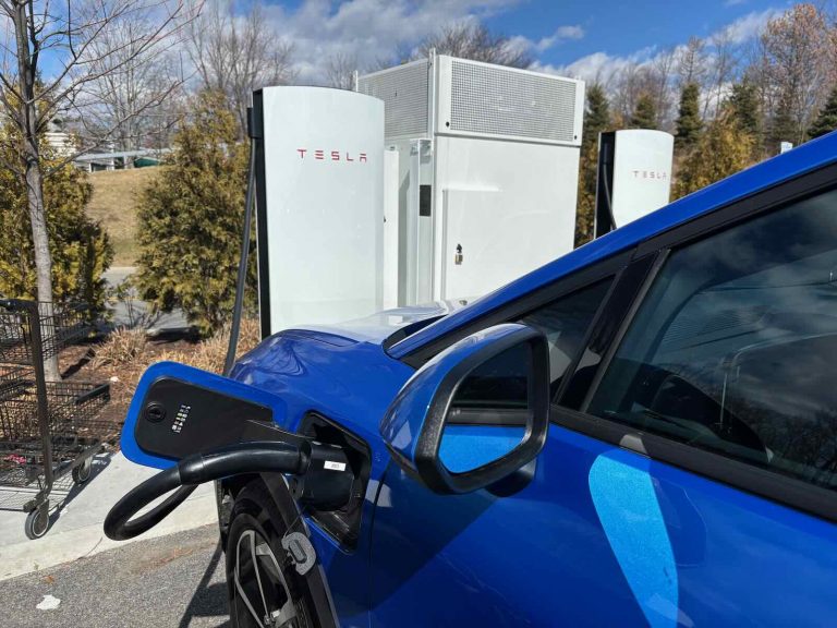 The $35k Poverty-Spec Model Chevy Equinox EV Matches Tesla In A Whole ...