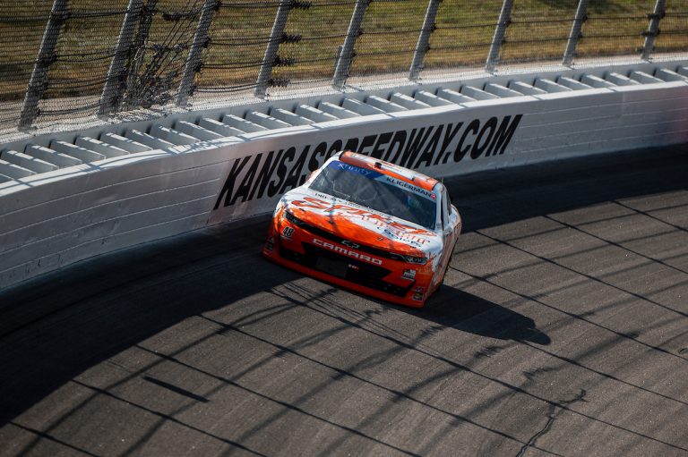 How To Pass On A Banked Oval: NASCAR Physics - The Autopian