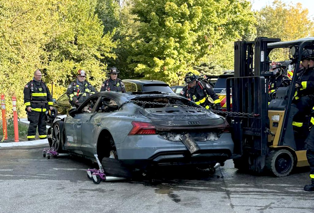 Here's What Happened When An Electric Car Caught Fire On A Lift In A ...