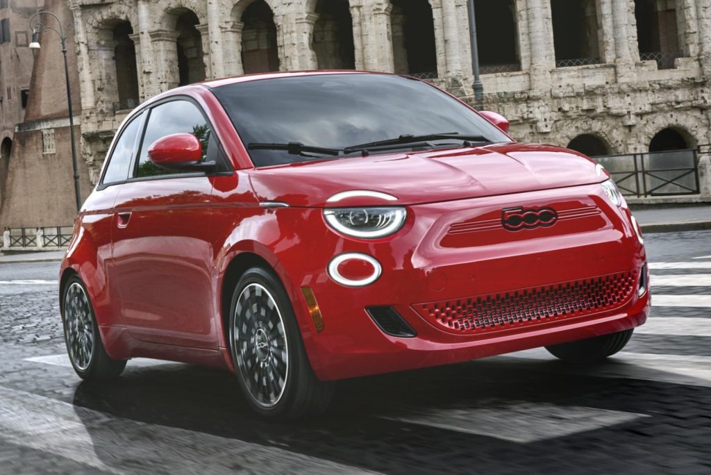 The New 2024 Fiat 500e Is An Adorable $34,095 Electric Car With ...