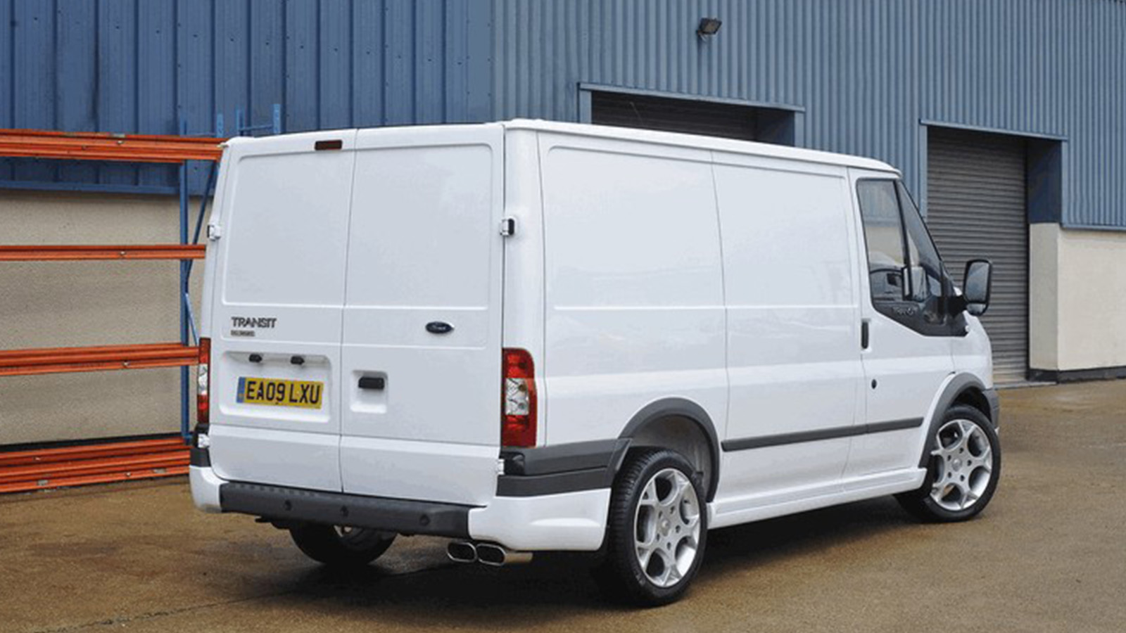 The Coolest Van I Saw In The United Kingdom Was This Smokin' Ford ...