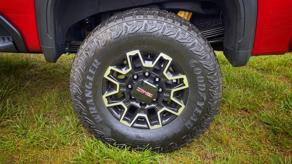 The 2024 GMC Sierra HD AT4X Will Let You Tow 18,500 Pounds To The Top ...