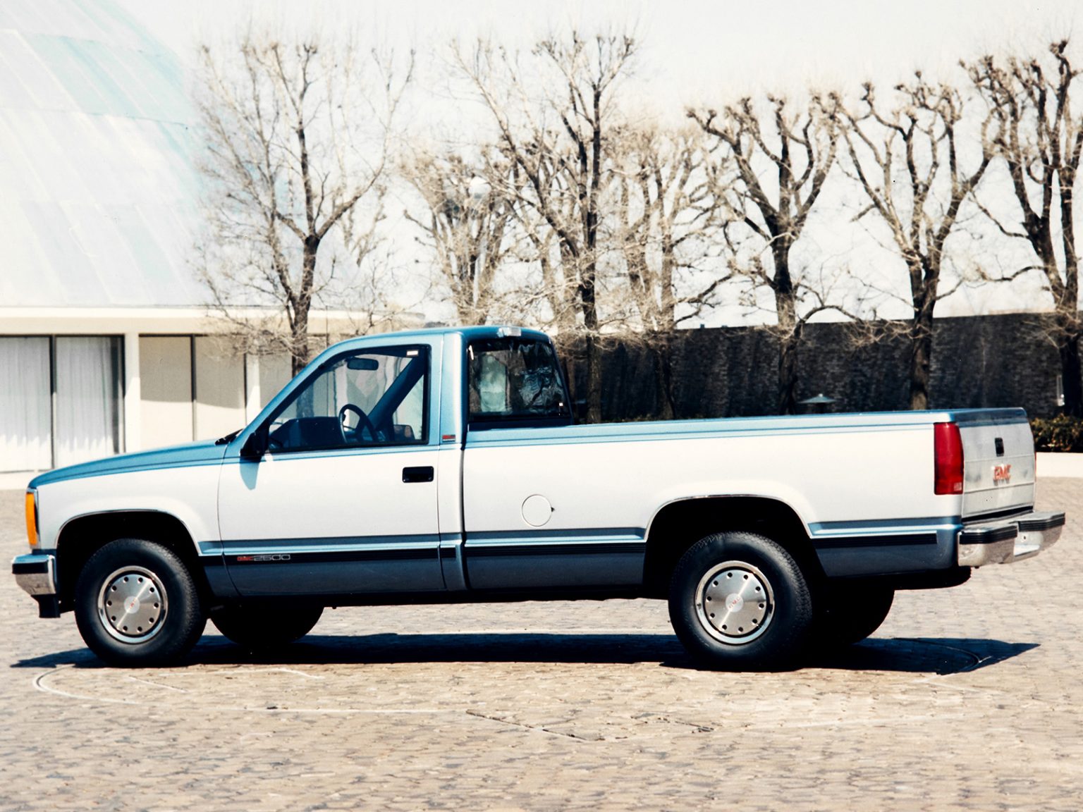Why General Motors' GMT400 Truck Design Remains Legendary 30 Years ...