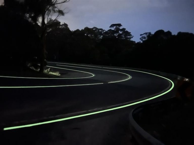 Why Lane Markings Disappear In The Rain And Why Glow In The Dark Lines ...