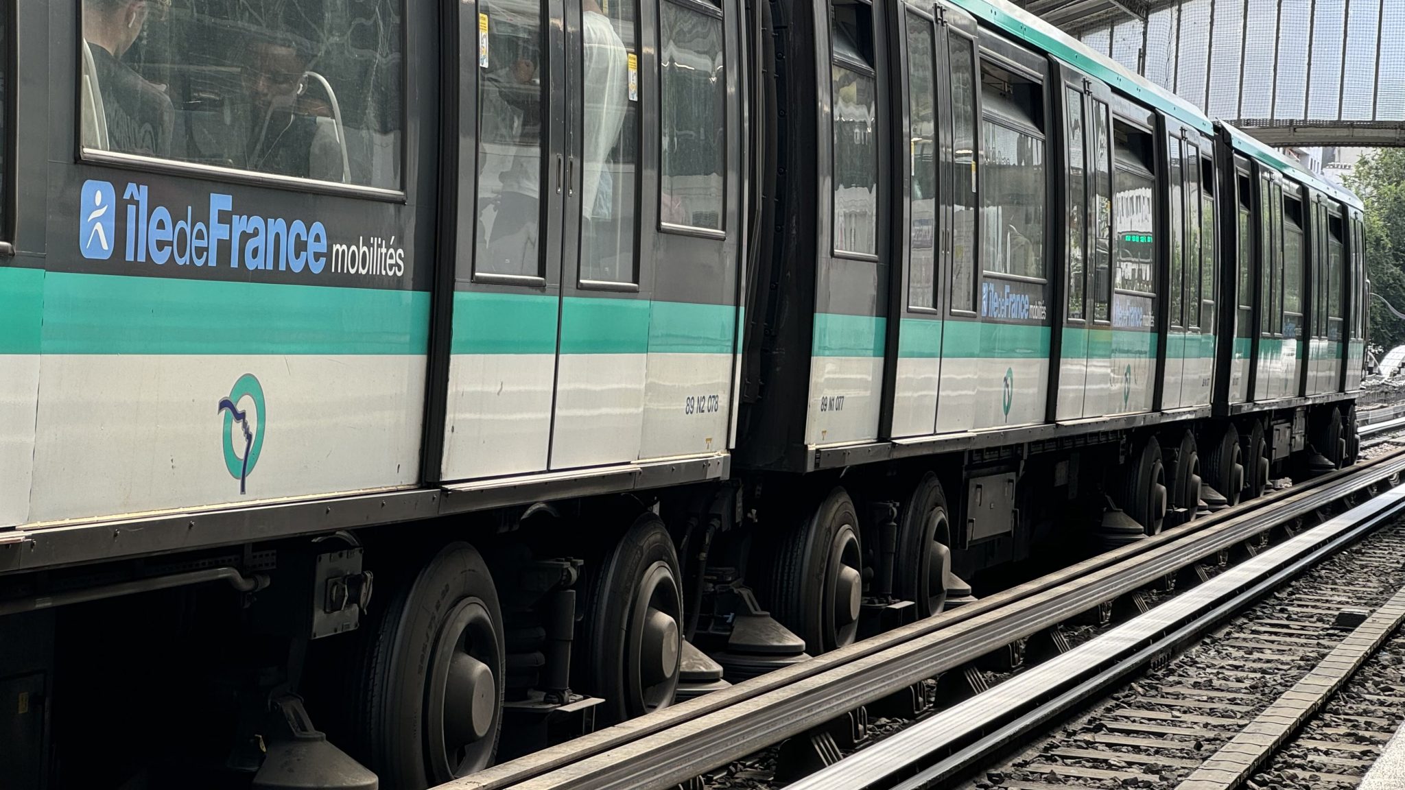 Some Trains Have Rubber Tires Like Giant Buses And The Reason Why Makes ...