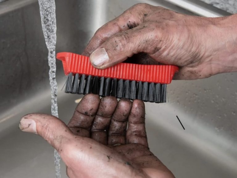 How To Clean Oil Off Your Hands After You've Been Wrenching On Your Car ...