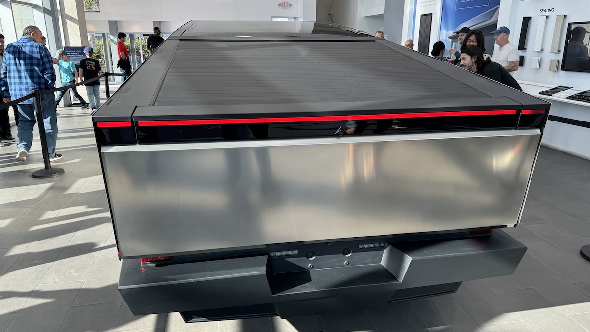 I Saw A Production-Spec Tesla Cybertruck And It Looks Good. Here Are A ...