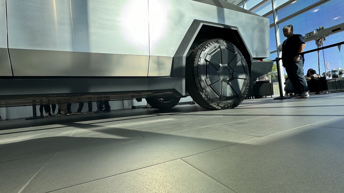 I Saw A Production-Spec Tesla Cybertruck And It Looks Good. Here Are A ...