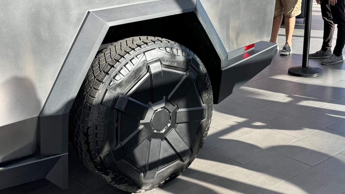 I Saw A Production-Spec Tesla Cybertruck And It Looks Good. Here Are A ...