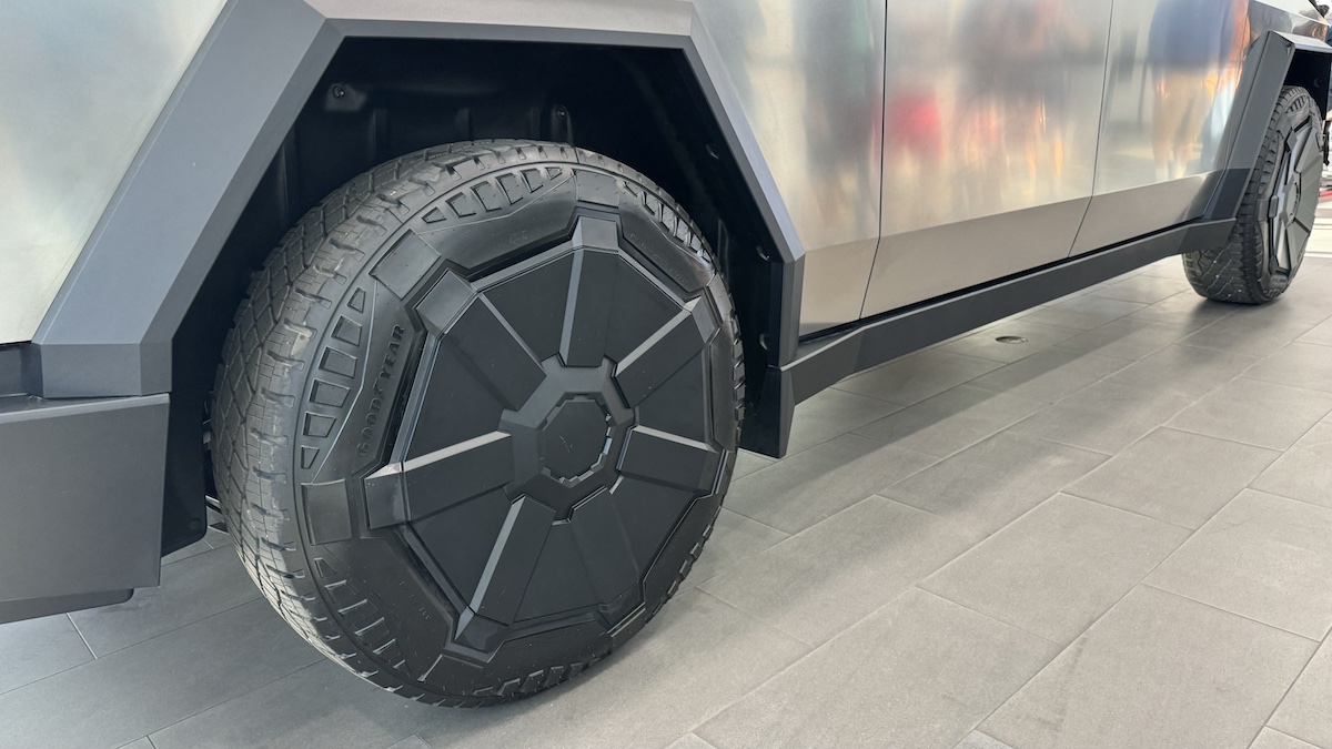 I Saw A Production-Spec Tesla Cybertruck And It Looks Good. Here Are A ...