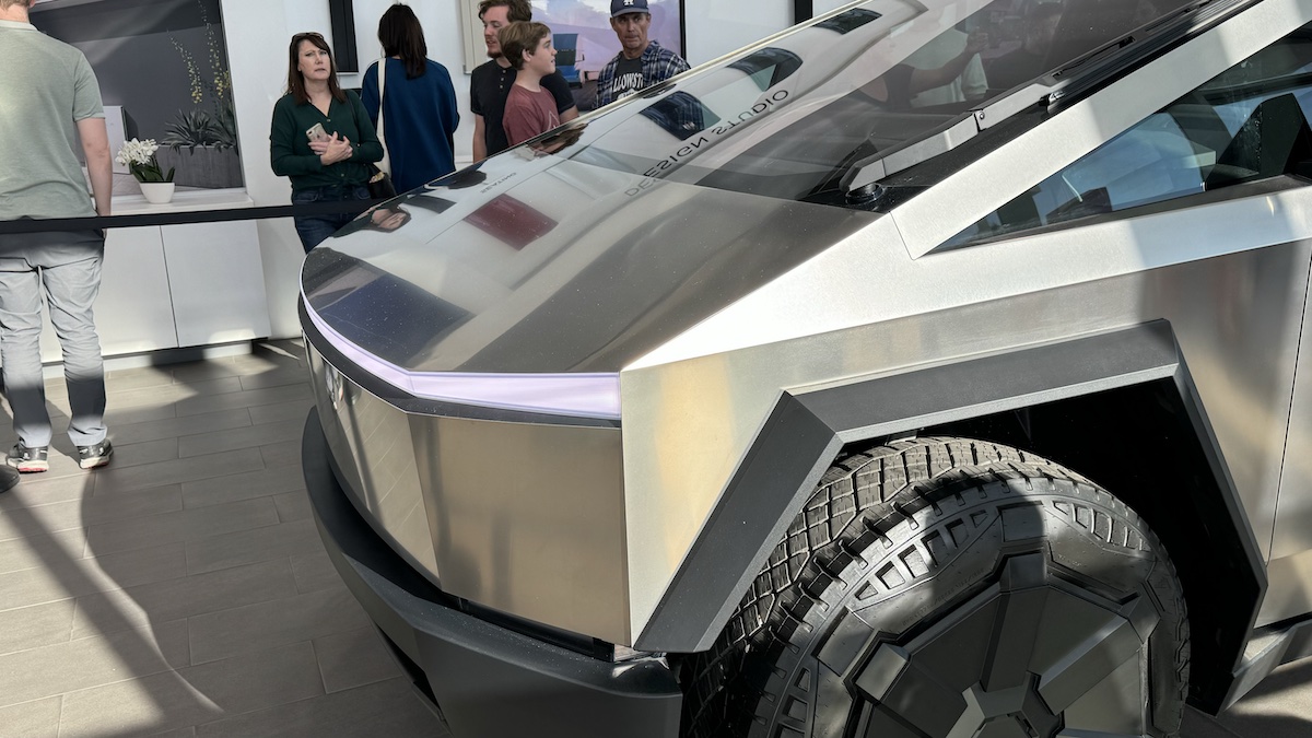 I Saw A Production-Spec Tesla Cybertruck And It Looks Good. Here Are A ...