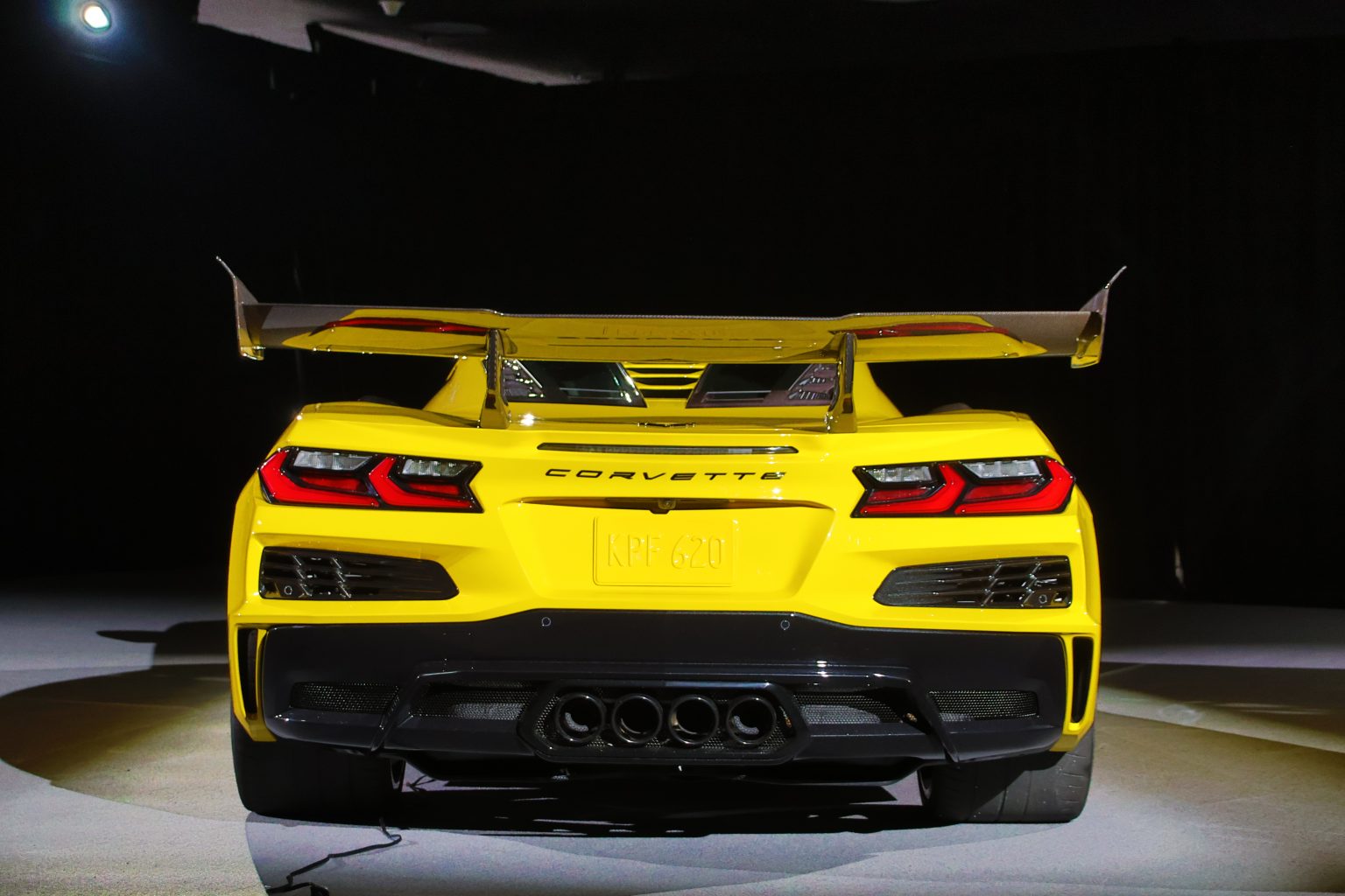 The 2025 Chevrolet Corvette ZR1 Is America’s 1064 Horsepower Middle ...
