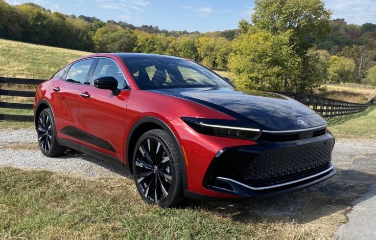 The Toyota Crown Signia Is The Hatchback Version Of The Crown That's ...