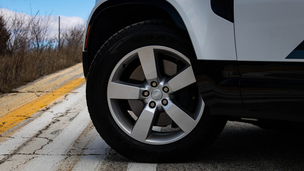 Here's Why The Supercharged V8 Land Rover Defender 110 SE P500 Is The ...