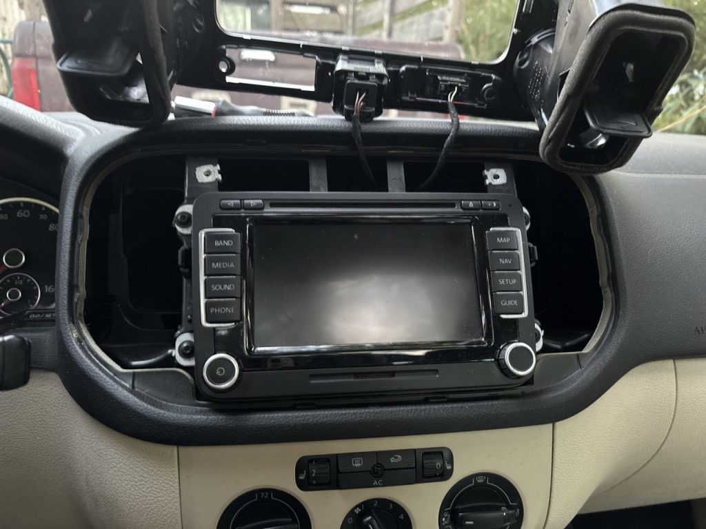 Cheap CarPlay Head Units Are Some Of The Weirdest Things You Can Buy ...