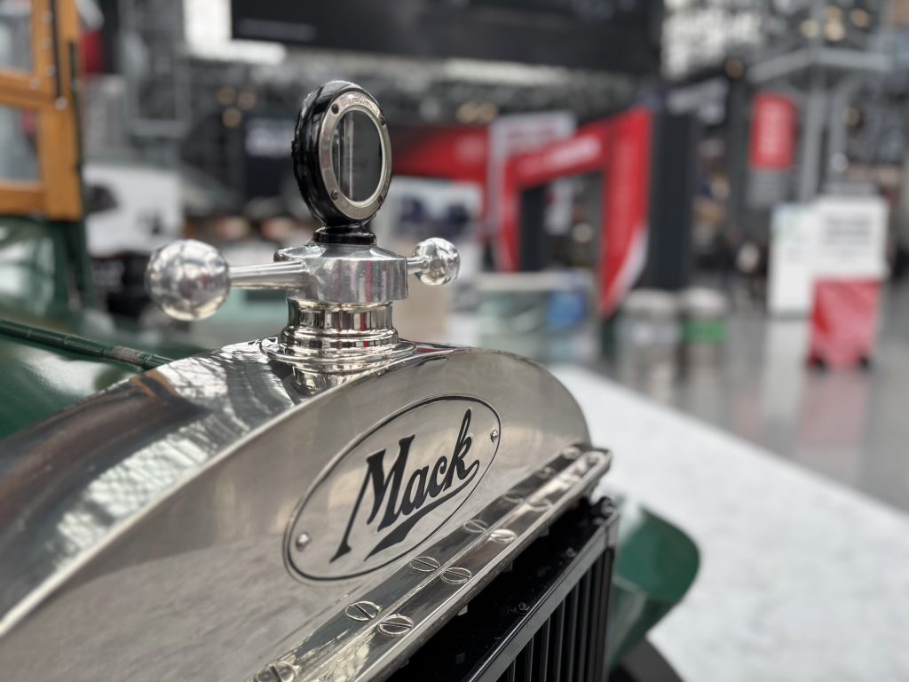 This Innovative 100-Year-Old Mack Truck Helped Move America With Only ...