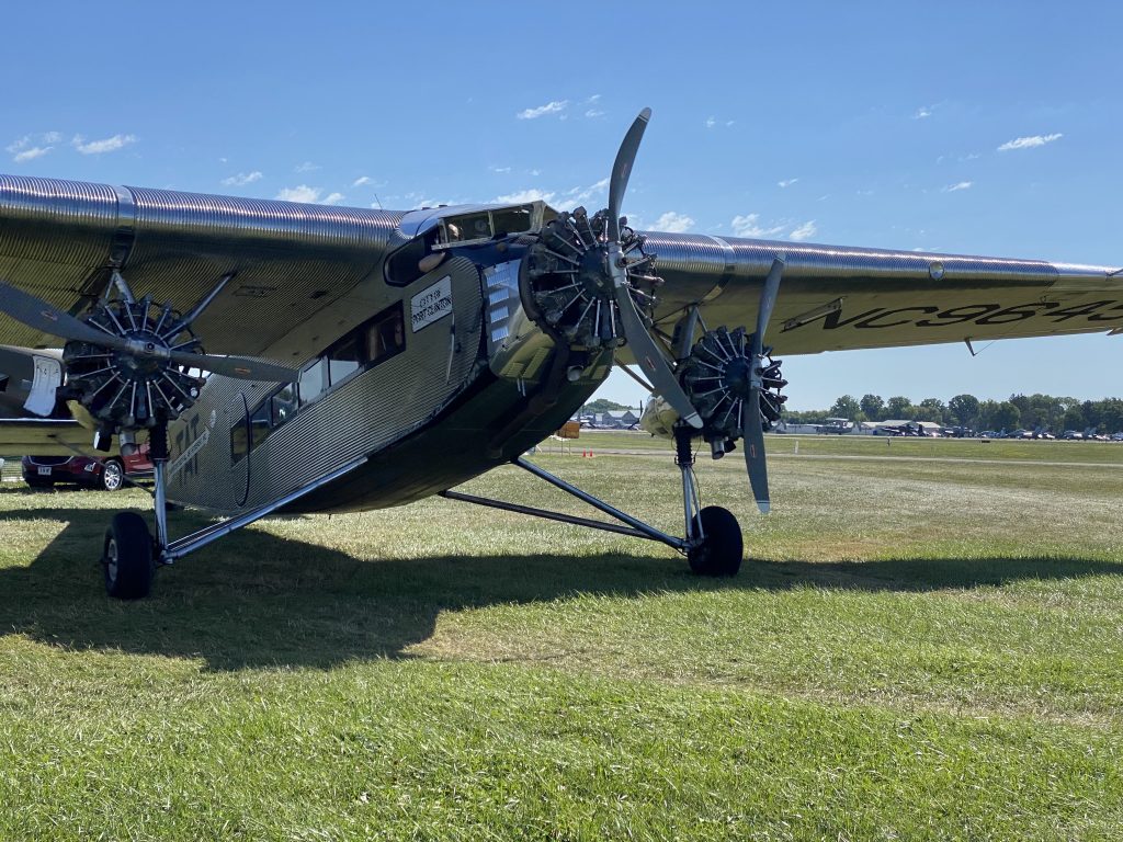 What It Was Like Flying In A 94-Year-Old Ford 'Tri-Motor' Airplane At ...