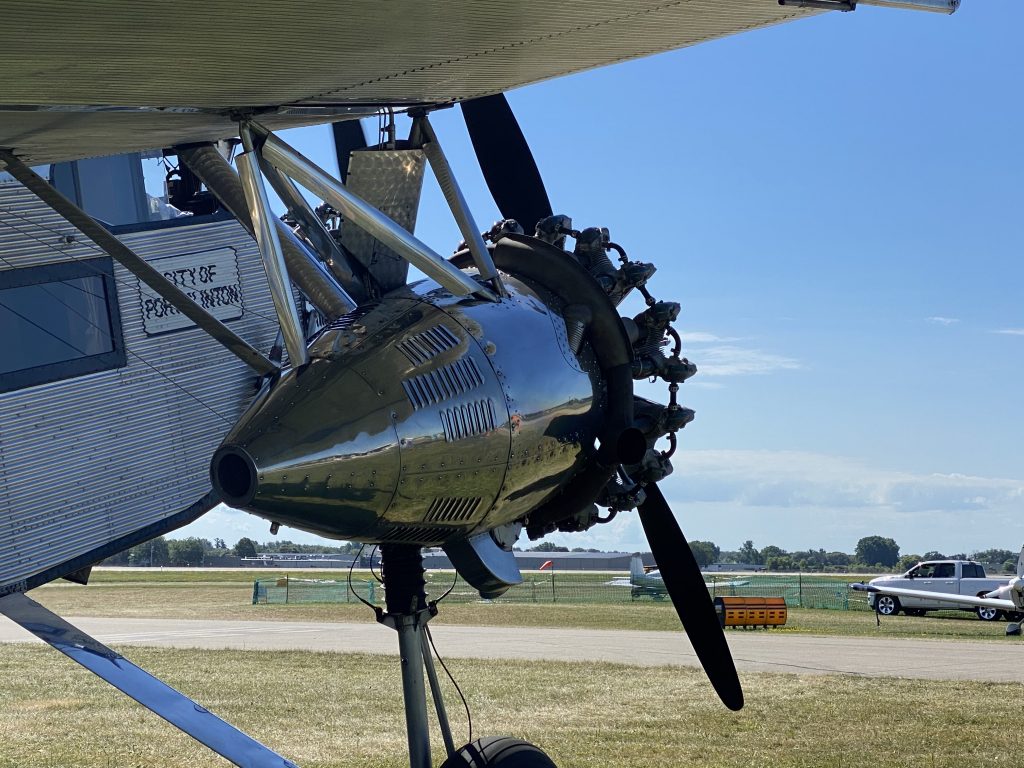 What It Was Like Flying In A 94-Year-Old Ford 'Tri-Motor' Airplane At ...
