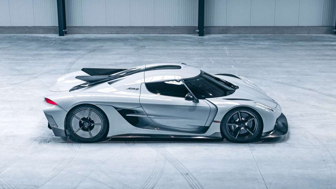 Here Are All The Production Cars That Could Be The First To 300 MPH ...