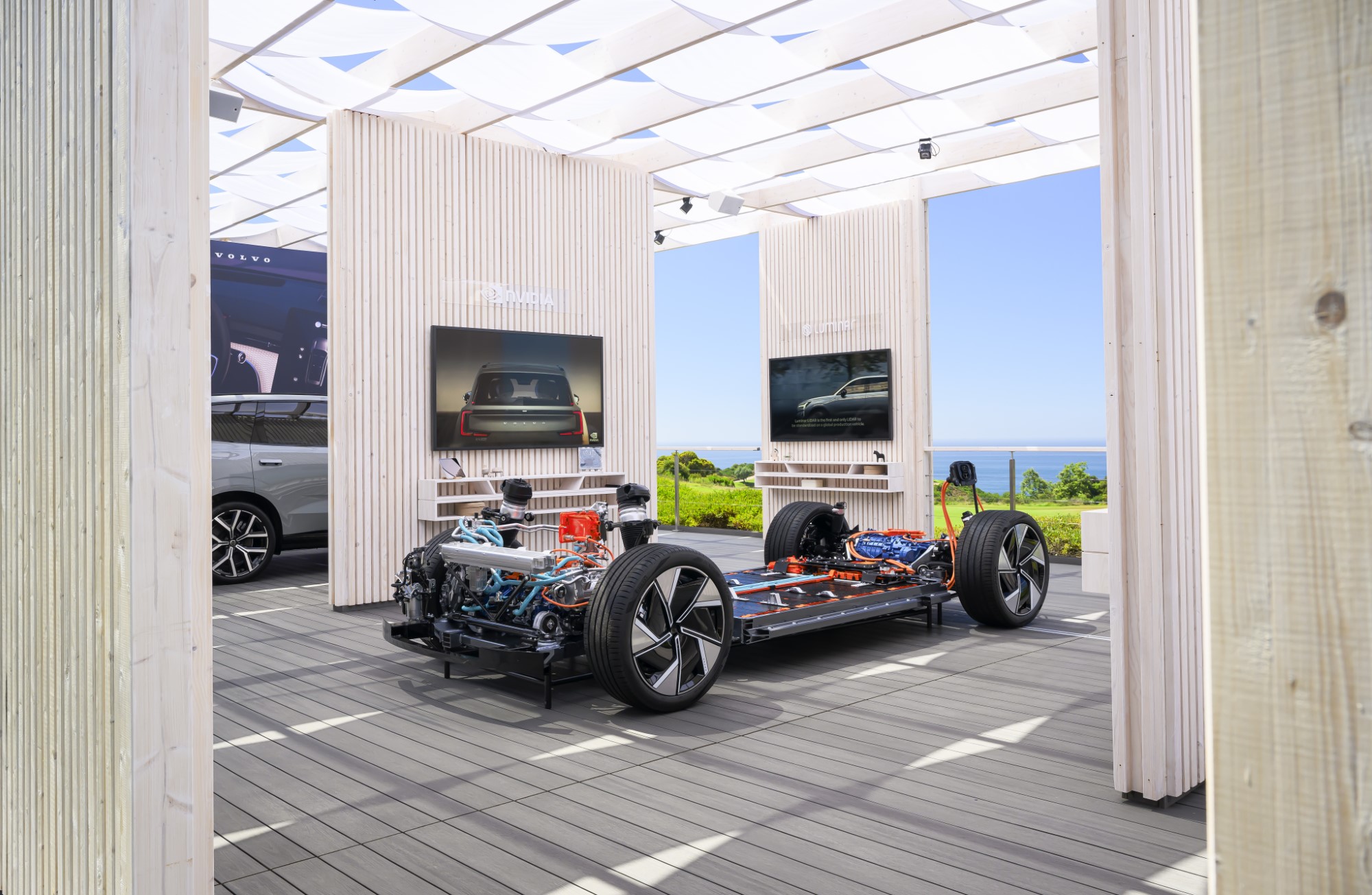 The 2025 Volvo EX90 Is Surprisingly Cool But Still A Work In Progress ...