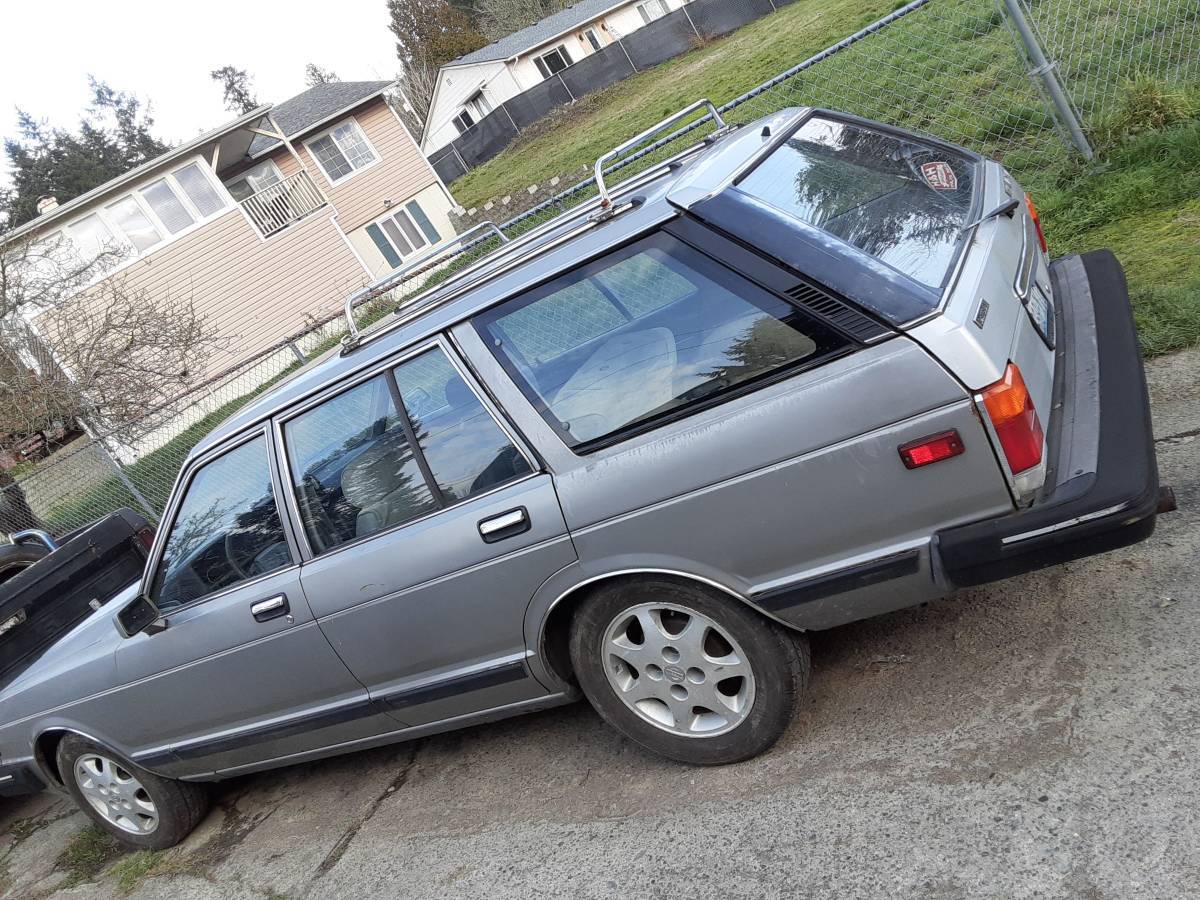 Rear-Wheel-Drive Japanese Wagons: 1984 Nissan/Datsun Maxima vs 1982 ...