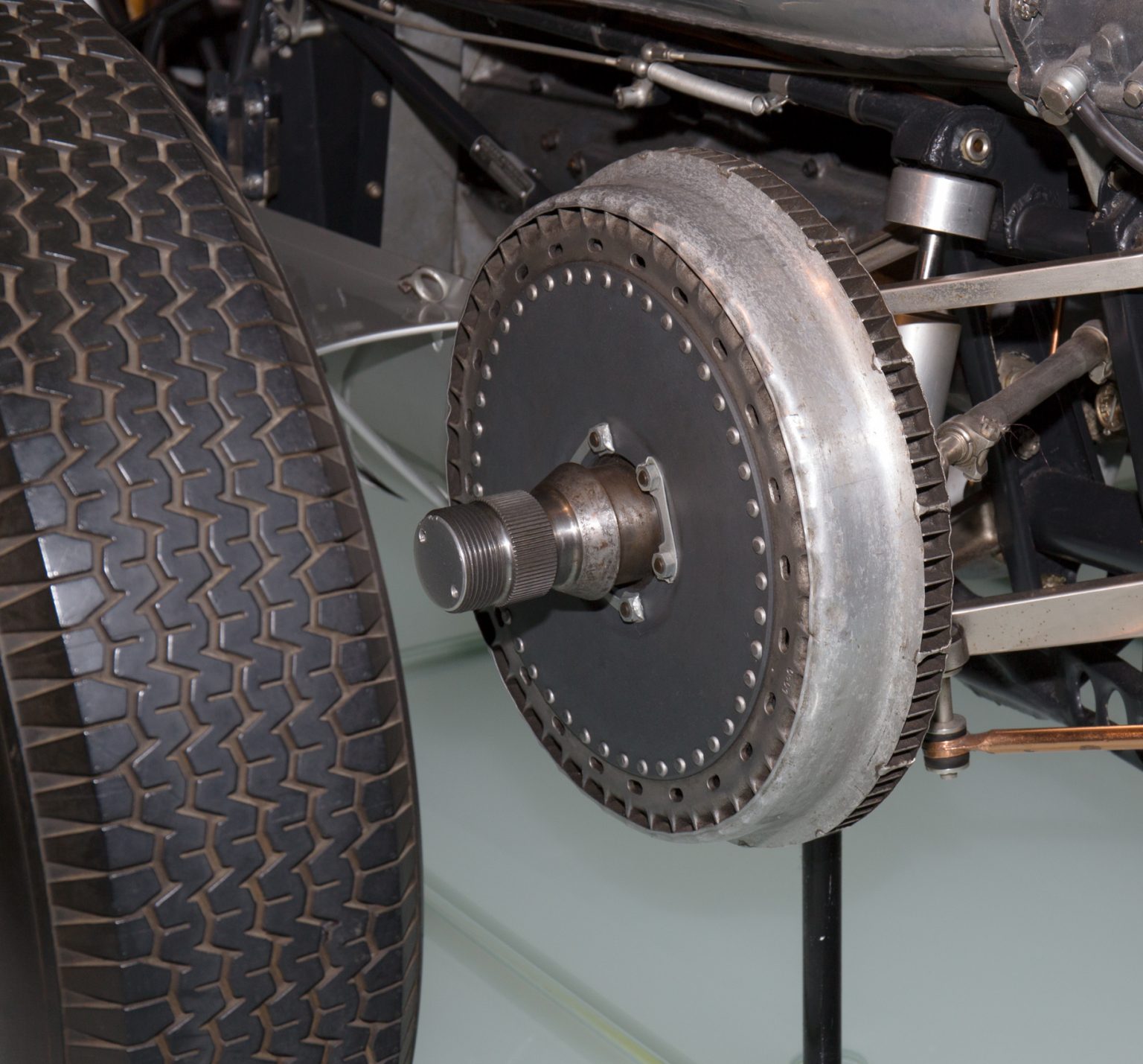 How Center Lock Wheels Work, And Why They Suck For Most People - The ...