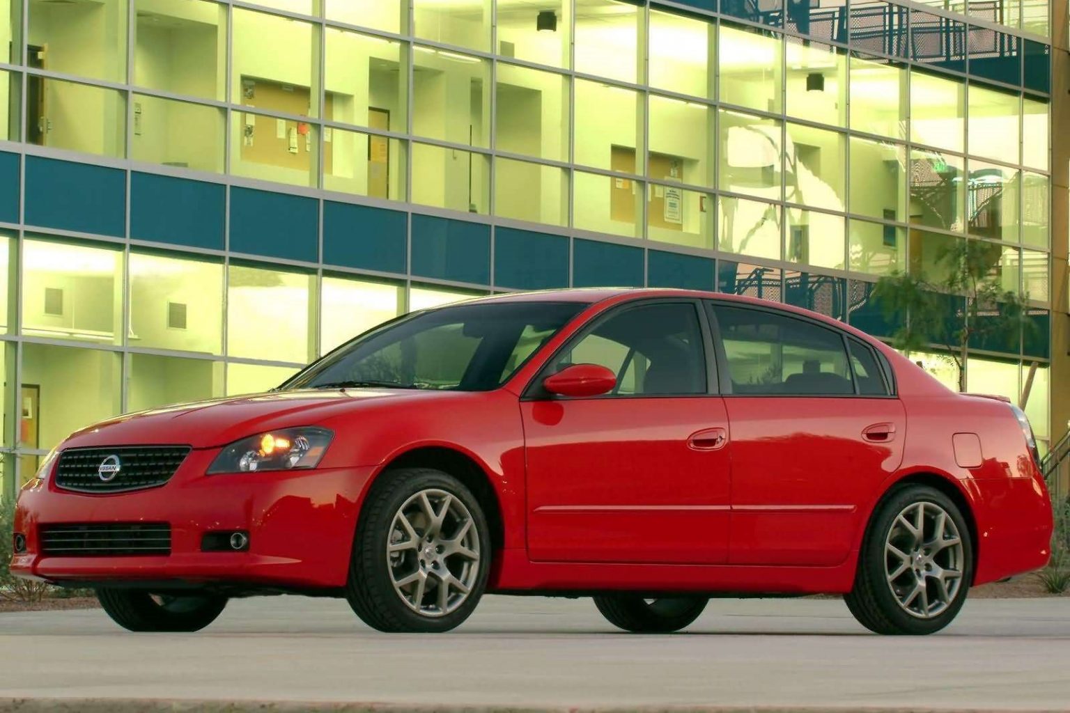 The Short-Lived Nissan Altima SE-R Tried To Be A Family Sedan And A ...