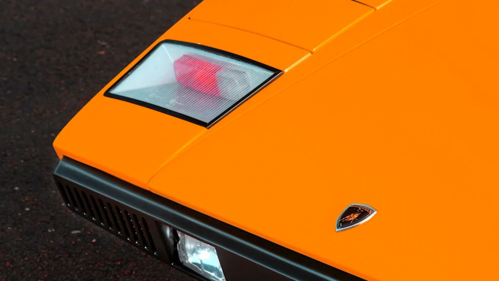 How Lamborghini Completely Half-Assed The Lights On Its Most Legendary ...