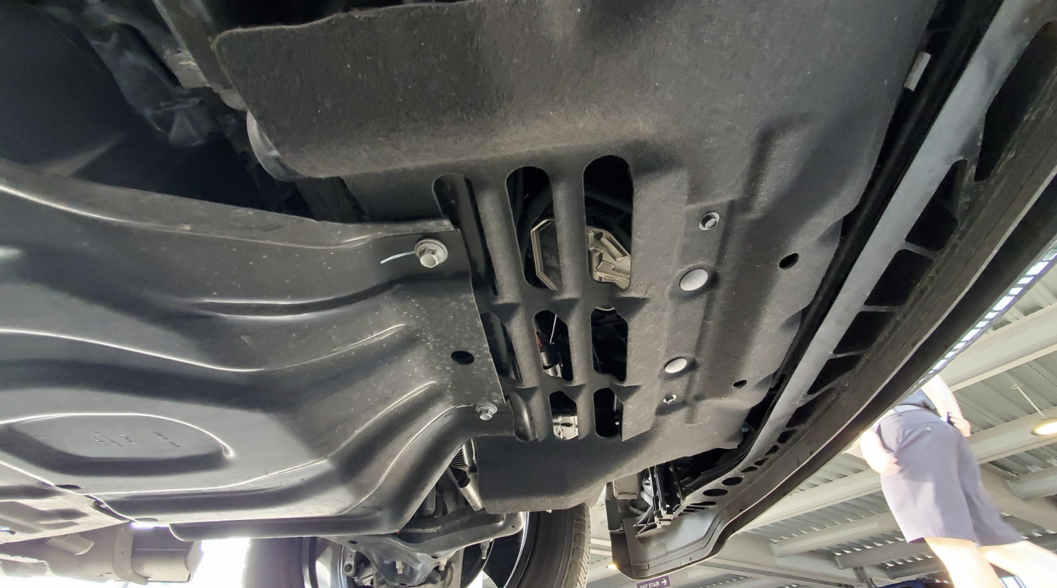 The 2022 Ford Lightning Is Just A Standard F-150 With An Electric ...