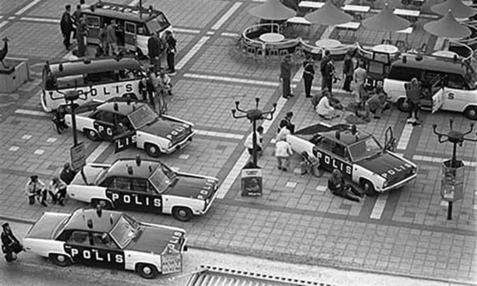 Saab Once Built Weird Versions Of The Plymouth Valiant To Sell As Cop ...