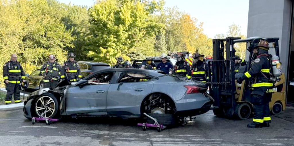 Here's What Happened When An Electric Car Caught Fire On A Lift In A ...