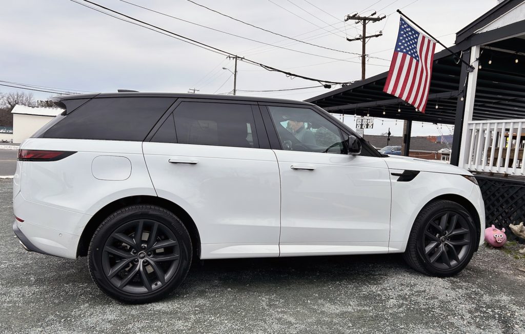 The 2024 Range Rover Sport Dynamic SE Is The Perfect Range Rover For ...