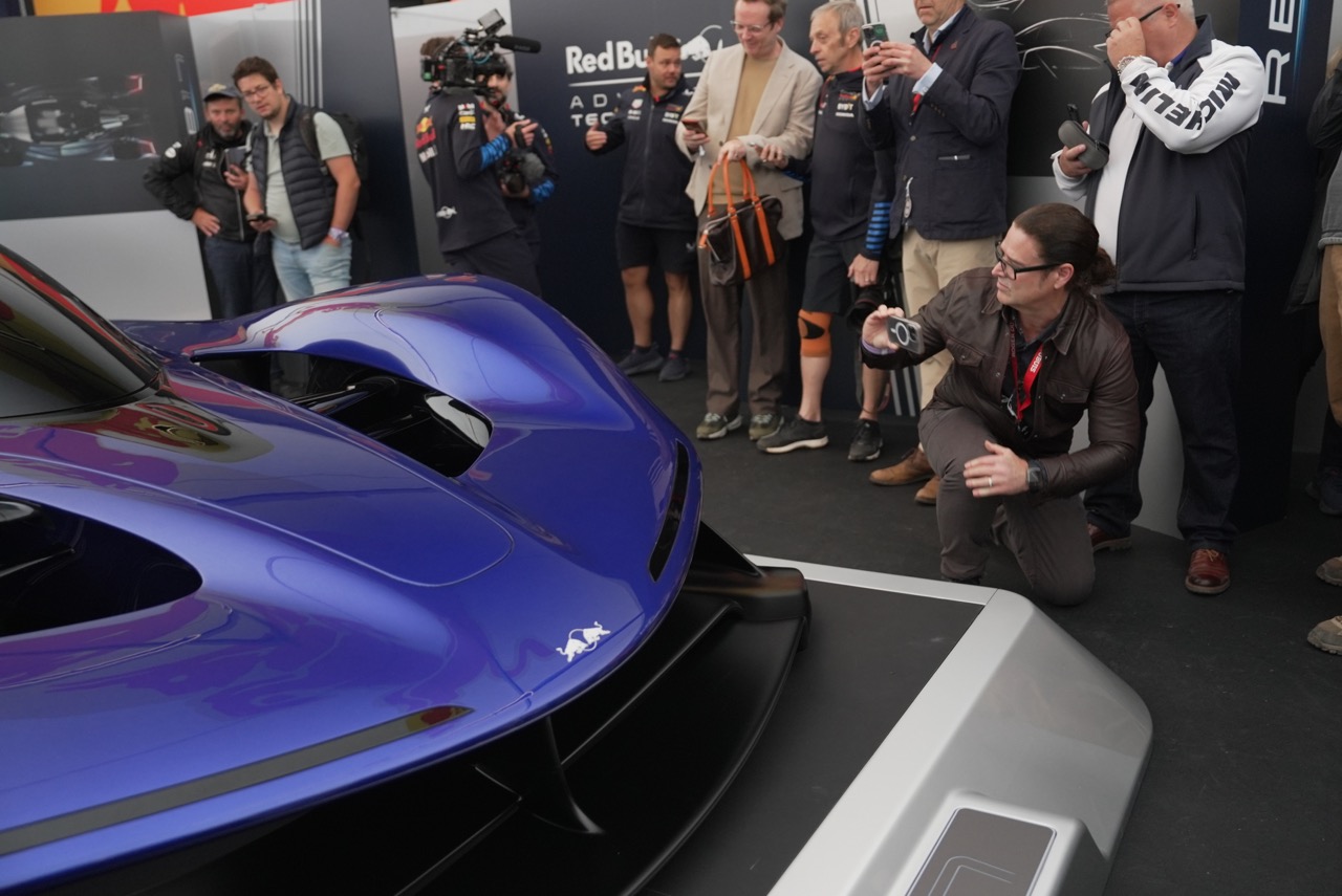Red Bull's First Production Car Ever Is 1,200 Horsepower Of V10 Fury ...